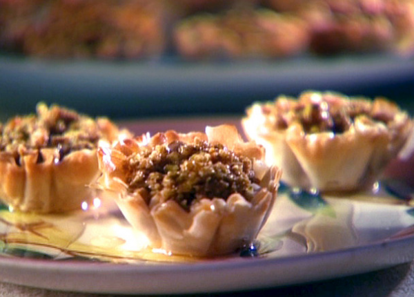 Mini Baklava Cups – DessertedPlanet.com